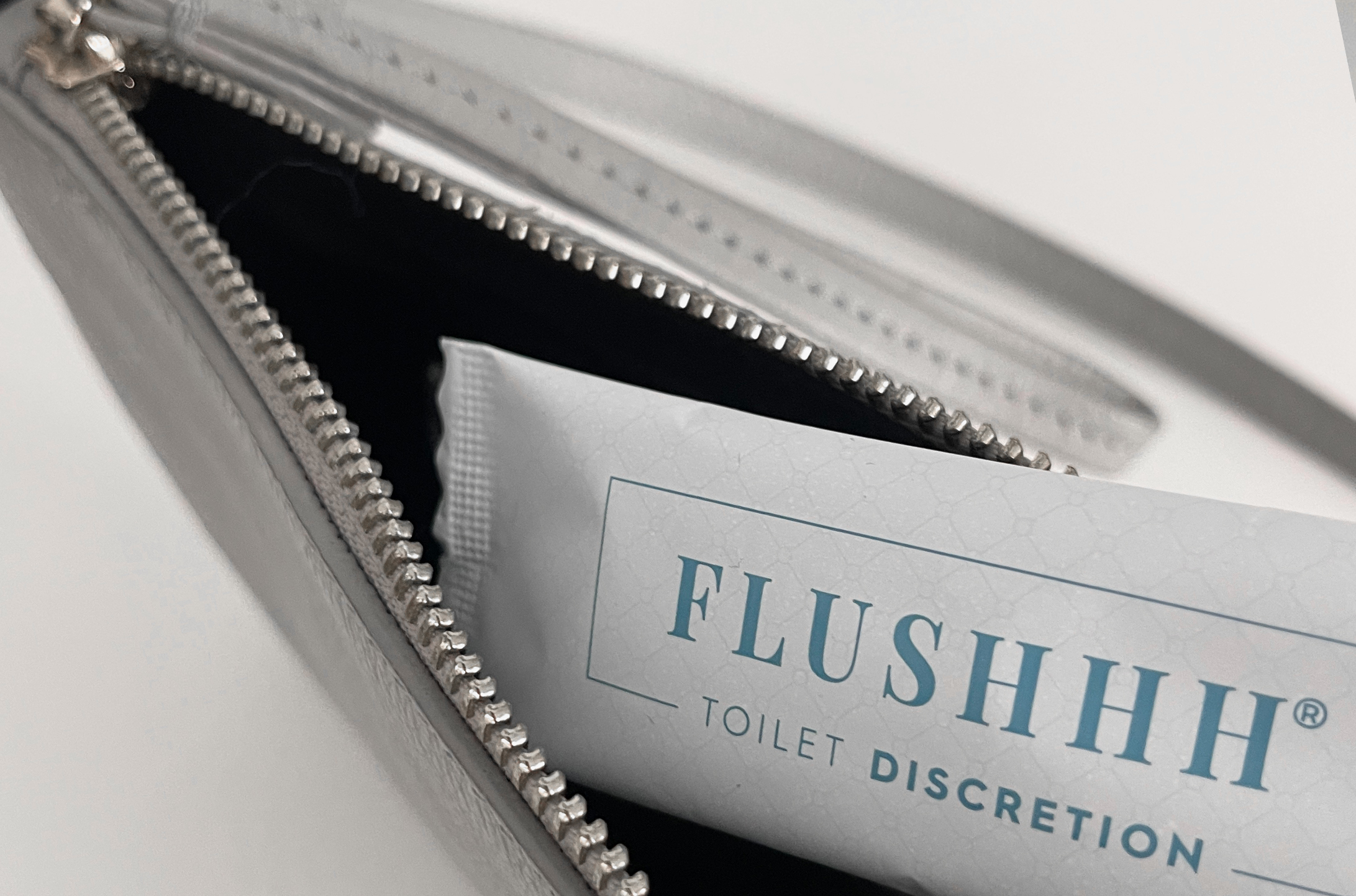 FLUSHHH - Flushhh - Lugtfrit . Lyddæmpet . Trygt